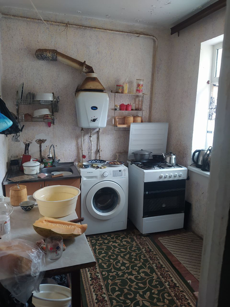 Продаётся 1 комнатная 1 этаж/детская больница
