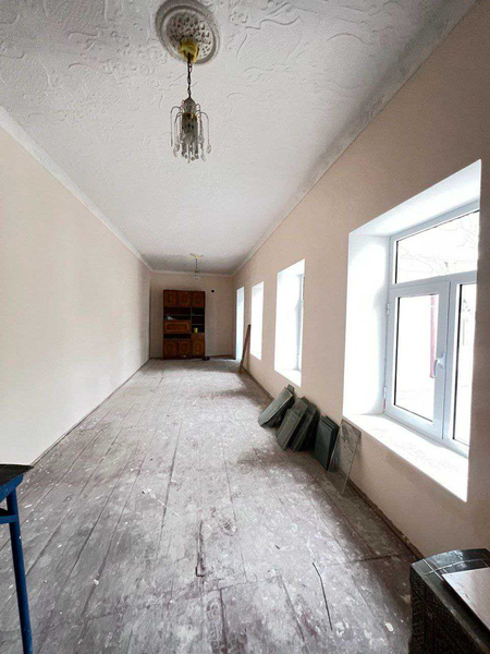 Срочно продается Дом вдоль дороги