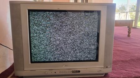 LG televizor sotiladi. Hamma joyi ishlaydi