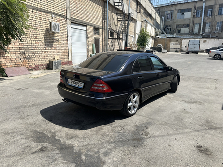 Mercedes-Benz W203