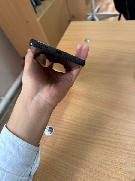Redmi note 11 pro yaxshi ishlatilgan sinmagan 1chi qol usta kormagan