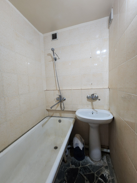 Chinor restorani tomonda kv sotiladi. 31900$