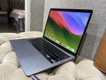 * Apple MacBook Air A2337 с чипом М1 в отличном состоянии без дефектов