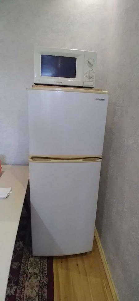 Продам холодильник Самсунг двухкамерный б/у
