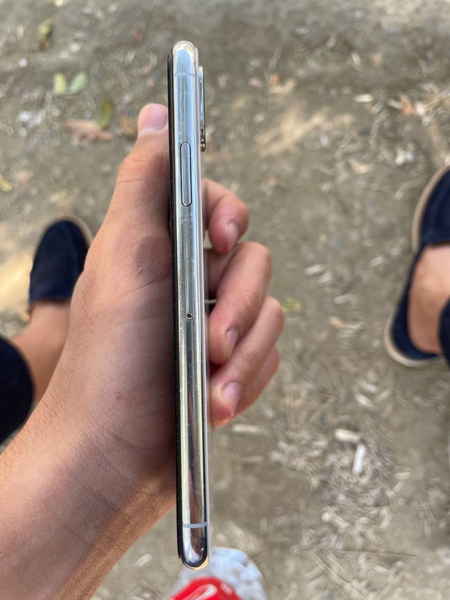 Iphone X  srochna sotiladi