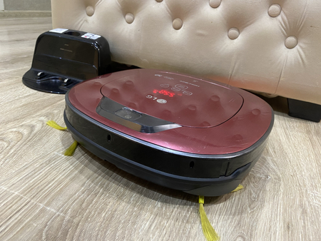 * LG робот пылесос оригинал новая модель б/у в хорошем состоянии