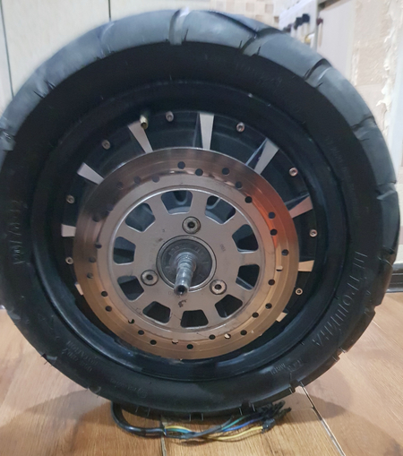 Мотор-колесо 2000w от компании qs motors 
Размер 12