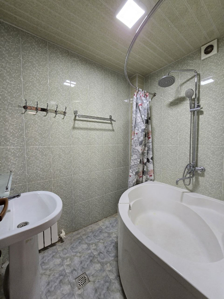 Продается 2 ком. Квартира на 3 этаже площадью 55 кв.м. Адрес Фэмили
