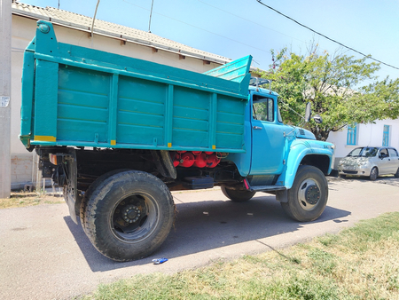 Zil samosval sotiladi yil 78