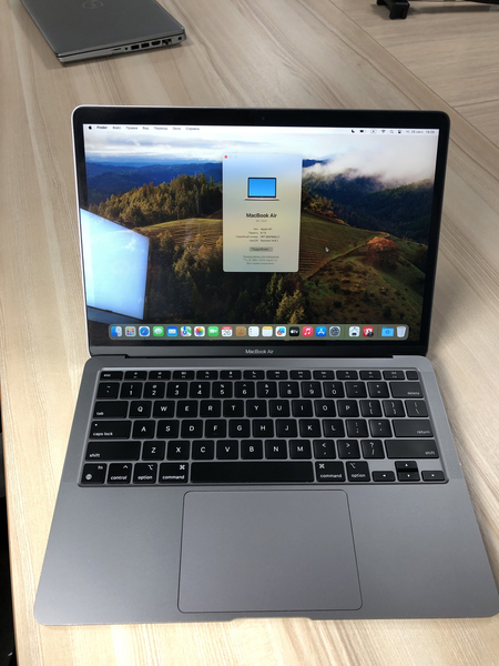 MacBook Air M1 8/256GB Space Gray ideal obmen bor