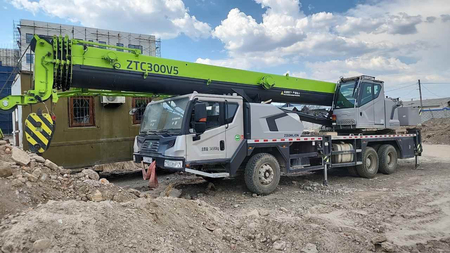 Автокран ZOOMLION ZTC300V552 EURO 5 (30 тонн)