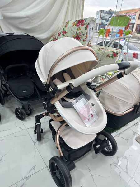 Продается брендовая коляска 3в 1