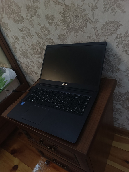 Notebook sotiladi!