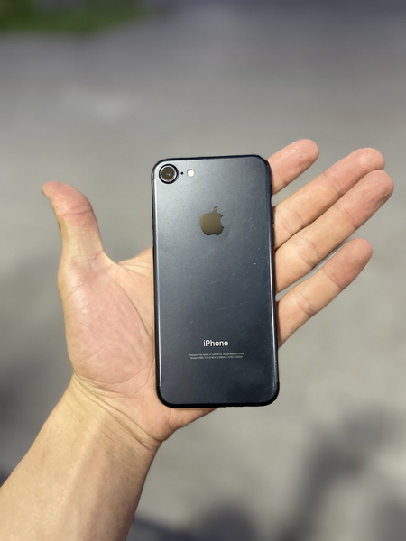 Iphone 7 32 gb ideal sostoyane LLA