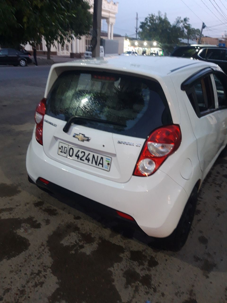 Sapark oq rang 3 pazitsiya
