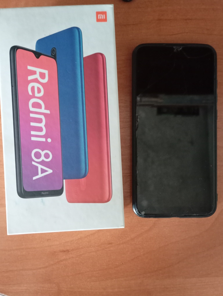 Redmi 8A телефон в рабочем состоянии только разбито стекло