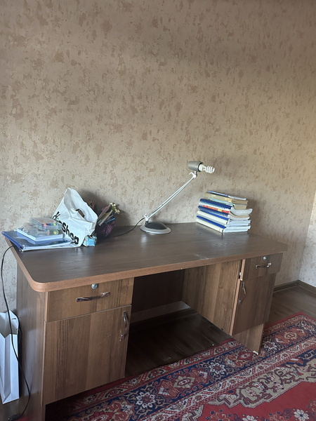 Письменный стол с 2 стульями
