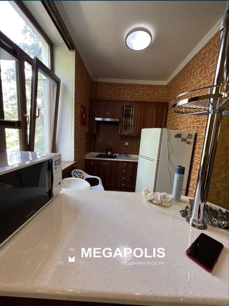 Аллея Гагарина 2/3/4 Высокопотолочка Продам