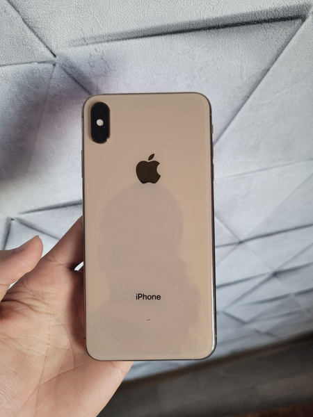 Iphone xs max srochna sotiladi