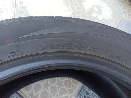 Шины 215/55R17 комплект