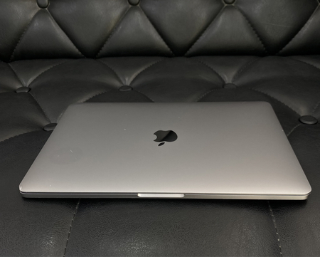 Apple MacBook Pro 2020 года в хорошем состоянии
