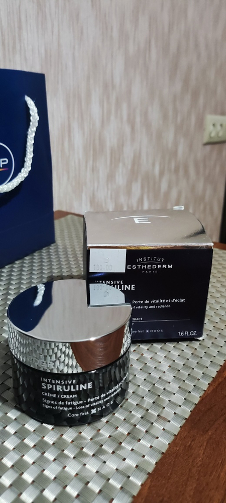 Institut esthederm  увлажняющий крем на основе гиалуроновой кислоты