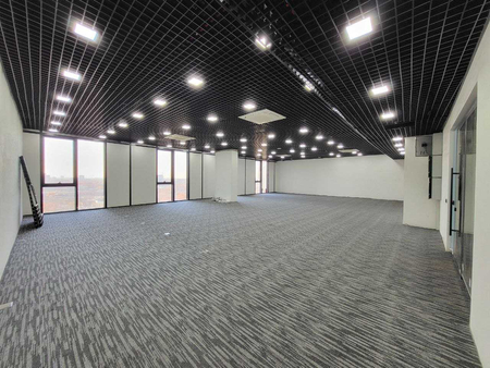 Срочно сдаётся нежилое помещение  230 м²  БЦ Trilliant     (ХМЕ)