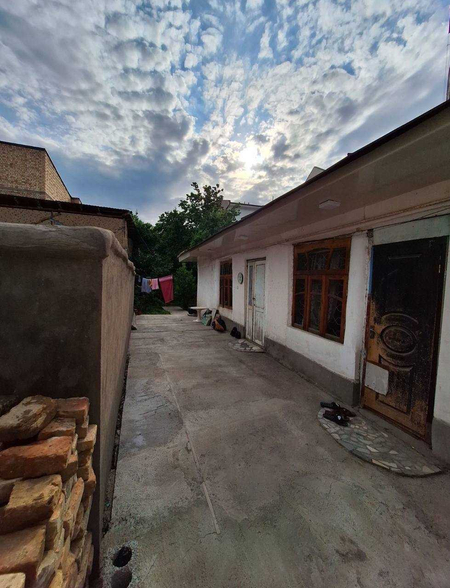 Продаётся дом в центре Шота руставели