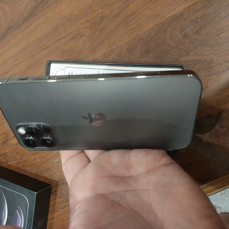 iPhone 12 хороший телефон