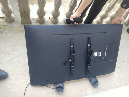 Televizor LG diagonal 50 talik