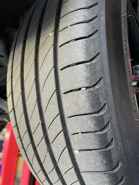 18 diska 235/45/18 Michelin