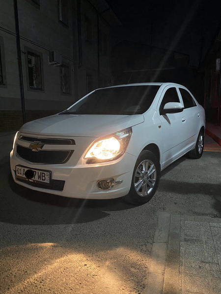 Chevrolet Cobalt белый