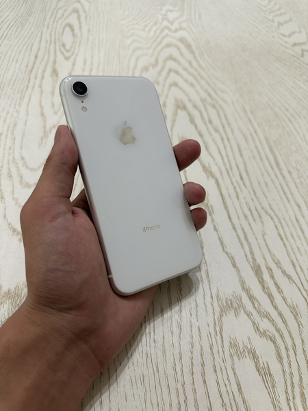 Iphone xr 4/64 white