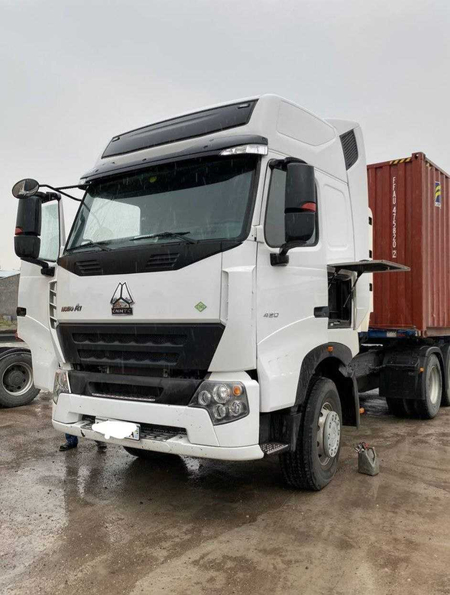 Седельный тягач Howo-A7 6x4 CNG (рессорная подвеска) 2022 B/U