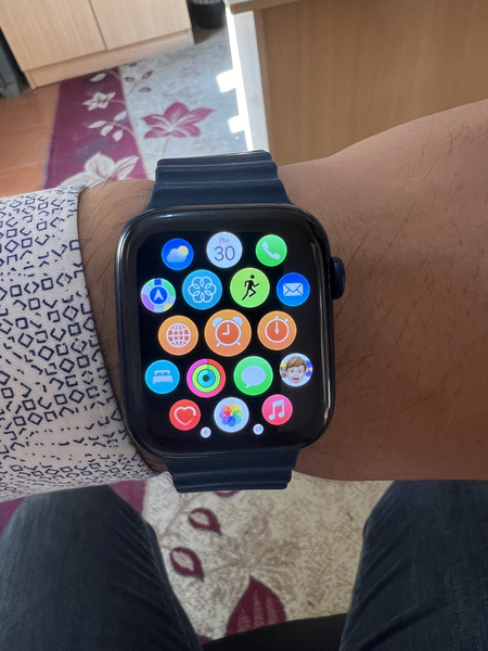 Iwatch sotiladi 6 seriya 44 mm