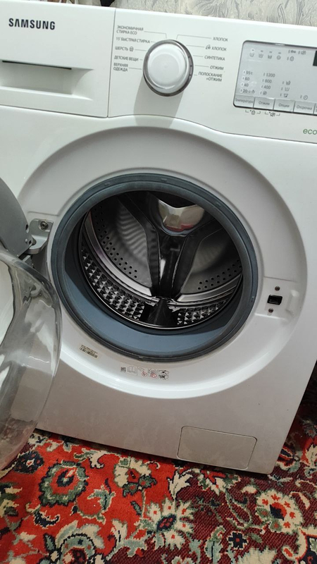 Продается своя стиральная машинка марки Samsung ECO bubble 6 кг