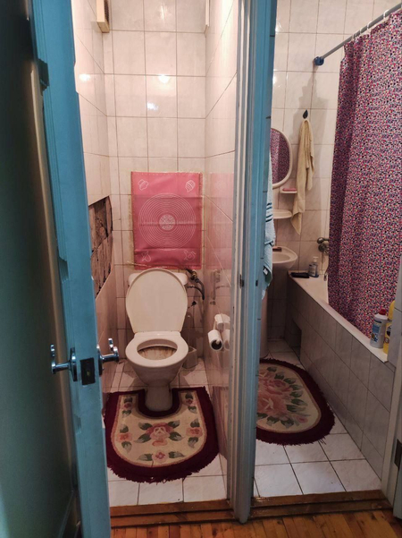 Продаётся СРОЧНО Юнусабад-18 {1в2/4/4}Галерейный Тип 42м²Квартира