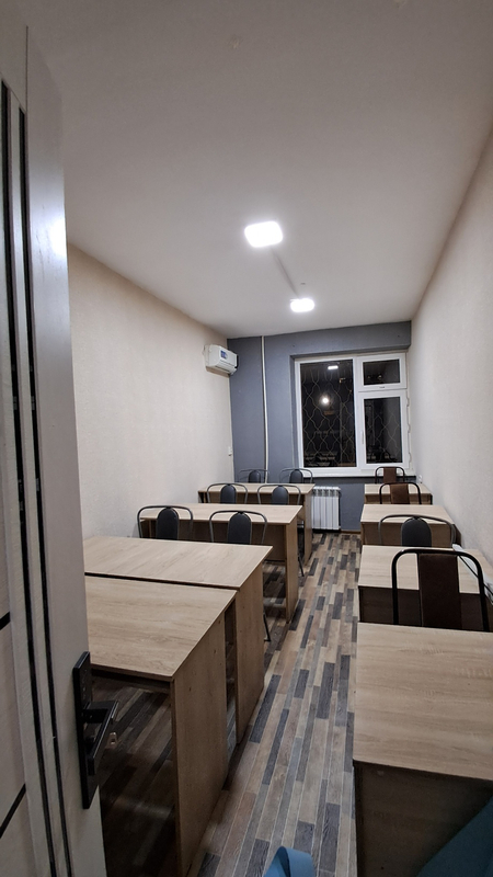 Parta va  stul sotiladi arzon narxda. Komplekt 400 ming so’m.