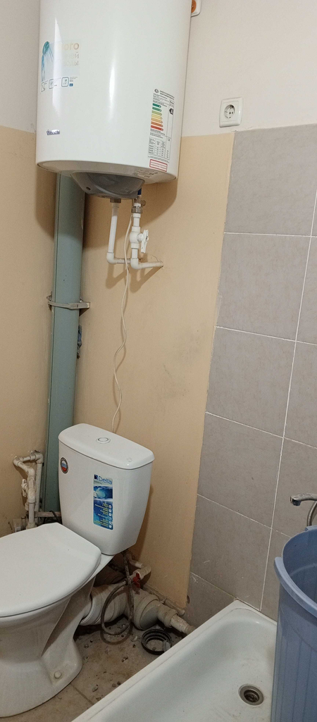 2 xonali Kvartira sotiladi