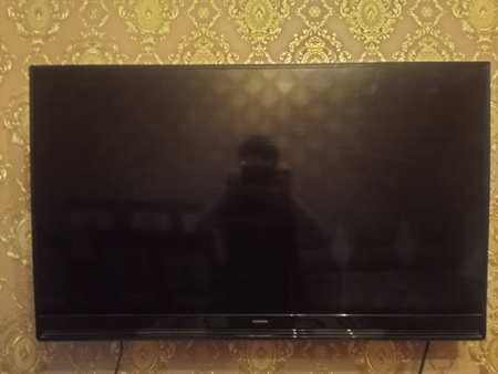 2 телевизора Samsung и Sanyo