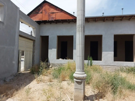 Улугбек Оби Рахмат хавли 4-соток 70000 уе