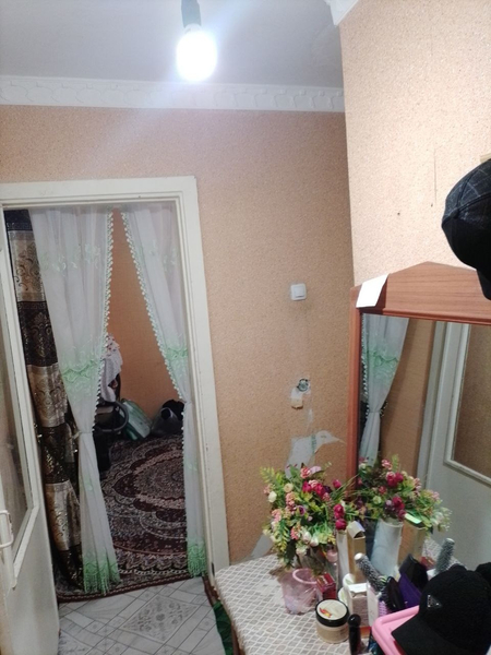 2 xonali kvartira sotiladi