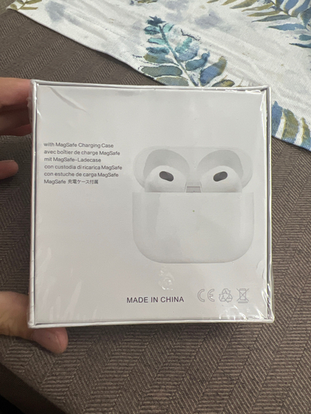 Airpods pro абсолютно новый акция 1+1