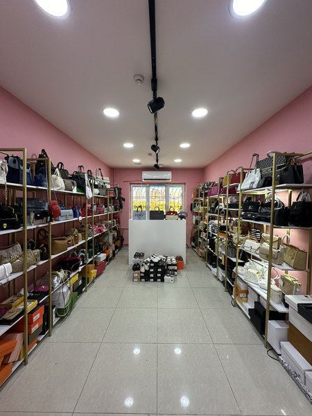 Аренда под бутик авиакасса аптека и show room ор-р Shoh saroy