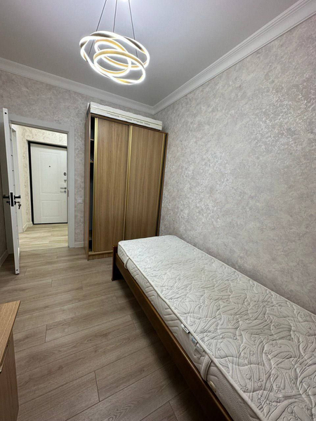 Срочно! Юнусабад 12кв 2х комн 3 этаж   75.500у.е