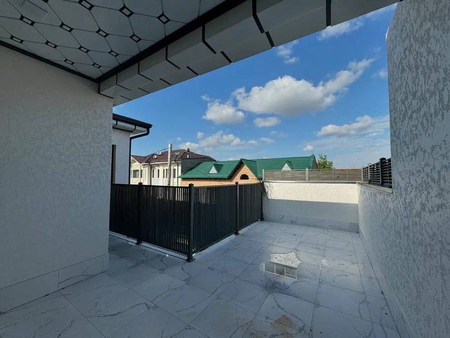 Продается Евро дом Ор-р: Ахунбабаев 330м2