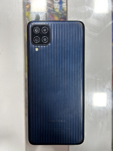 Samsung 12  3/32 gb crochna