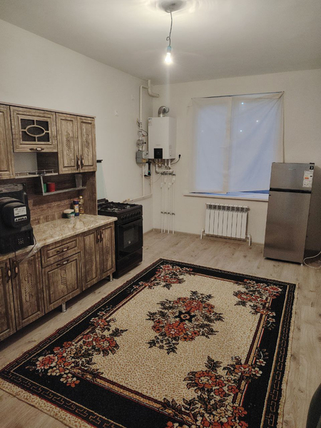 Qizlarga sheriklikka bezxozyayka kvartira
