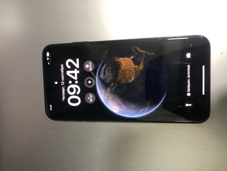 Iphone xs max rangi qora xolati zor
