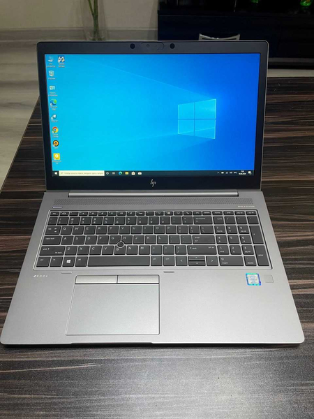 HP ZBook 15 Intel Core i7-8665U озу16гб 256ssd AMD Radeon Pro WX3200